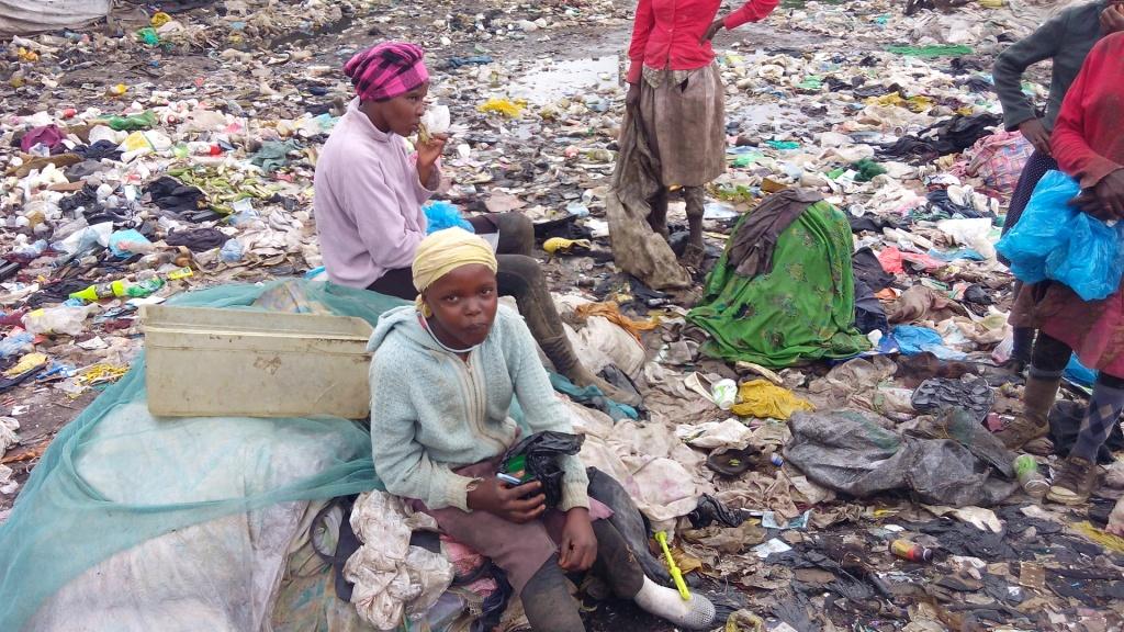 Kenya - Providing adequate education and a future for children living ...